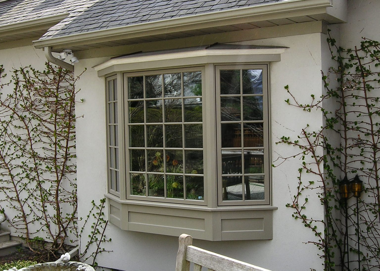 Bay View Window - Toronto - Outside - Fieldstone Windows