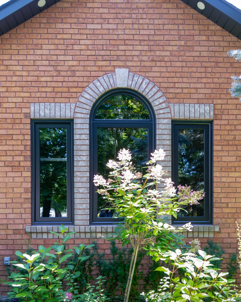 Vinyl Casement Windows -Aurora - Fieldstone Windows